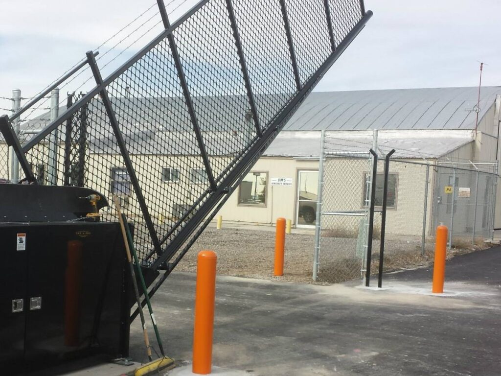 Vertical Pivot Gate Archives - Blog - SWi Fence